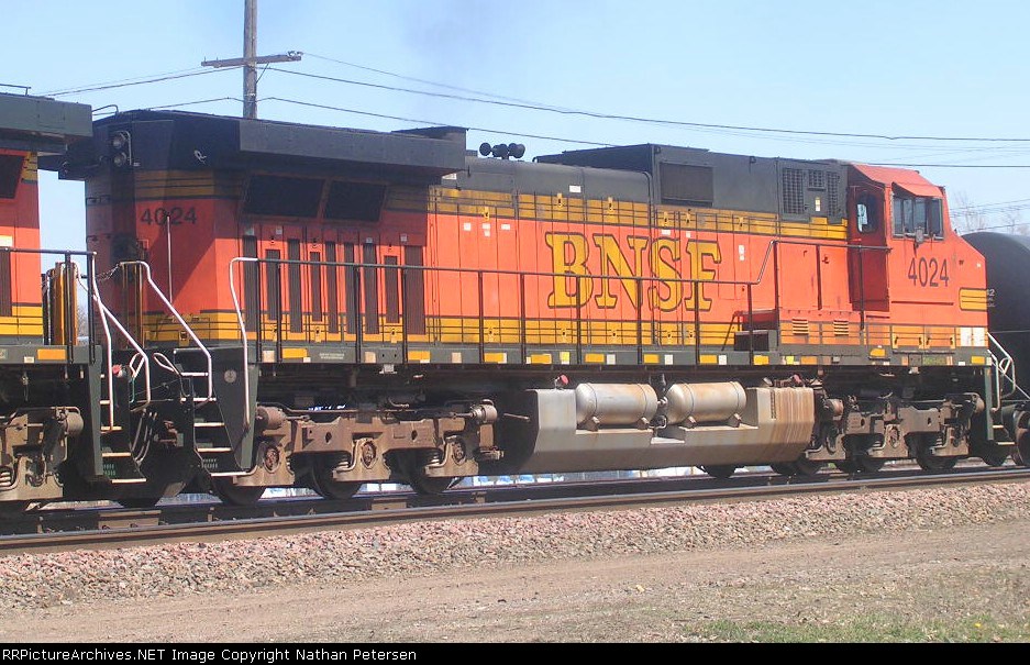 BNSF 4024